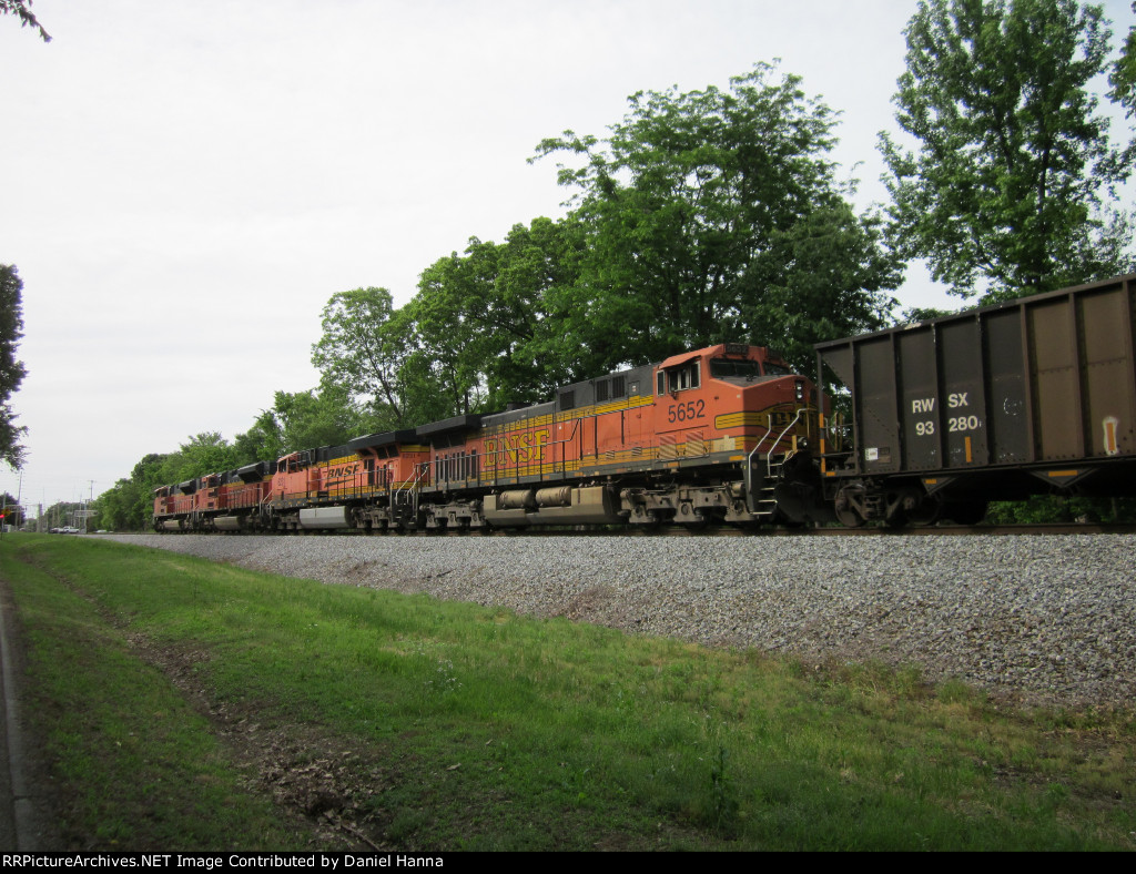 BNSF 5652